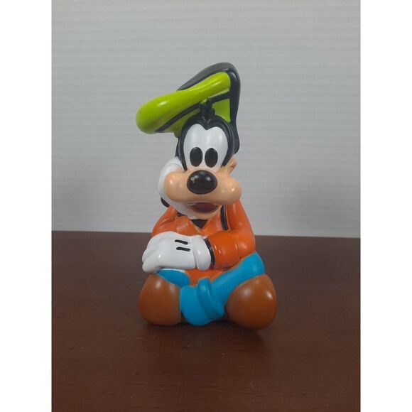 Disney | Bath, Skin & Hair | Vintage Disney Goofy With Crossed Legs ...